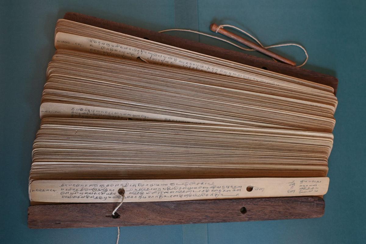 Printing press and the tradition of palm leaf manuscripts